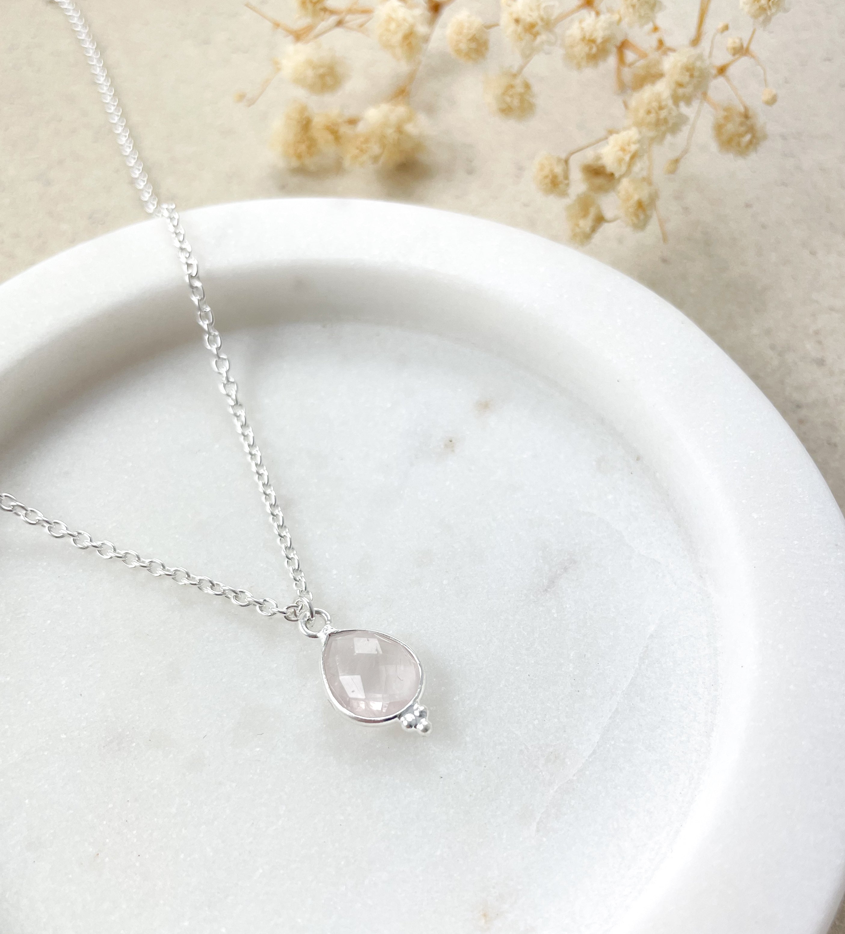 Rise Rose Quartz Necklace Silver – Lily and Luna